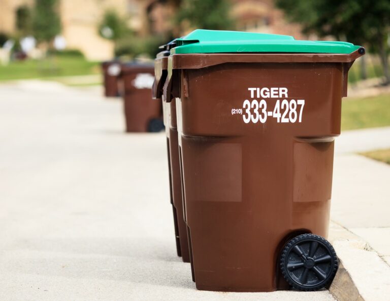 Curbside Trash Services | Tiger Sanitation